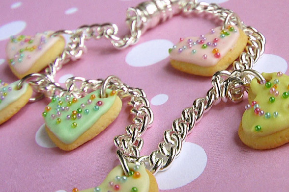 How to Make Polymer Clay Cookie Charms / The Beading Gem