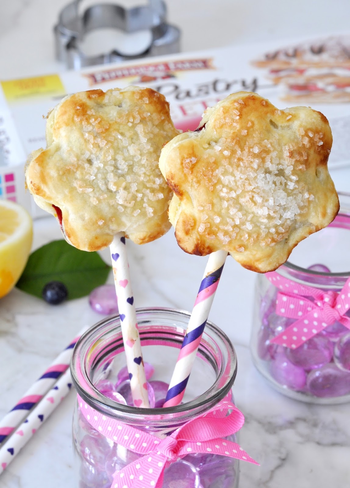 Cooking with Manuela: Blueberry-Lemon Puff Pastry Pie Pops