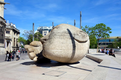 Paris : L'écoute, une sculpture signée Henri de Miller au coeur des ...