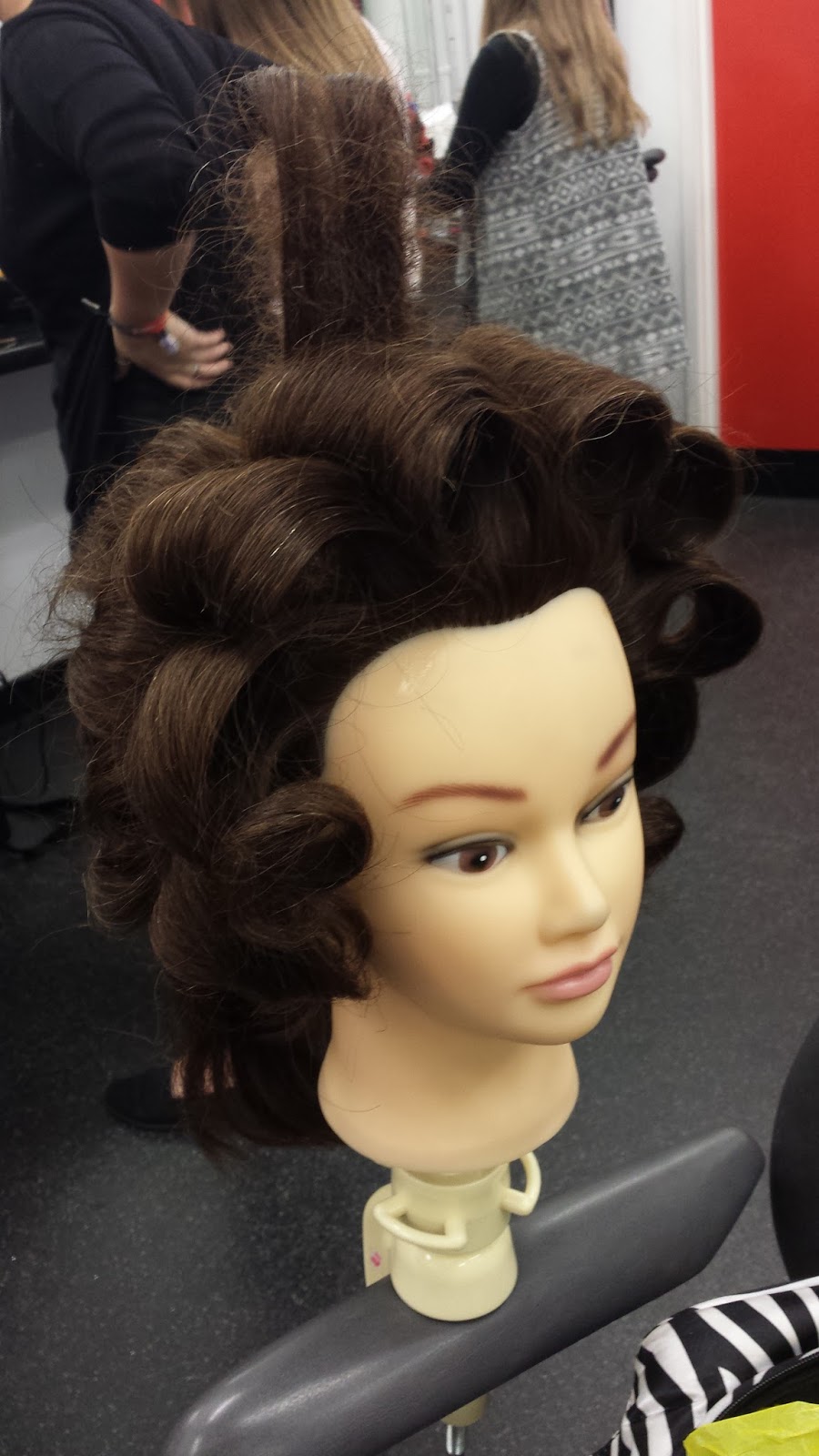 Wig Wonderland: Technical practise 60's- backcombing