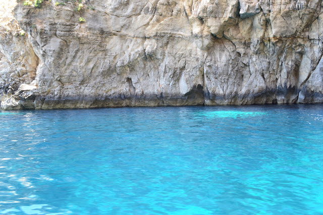 Small Voyager: Blue Grotto (Błękitna Grota) Malta