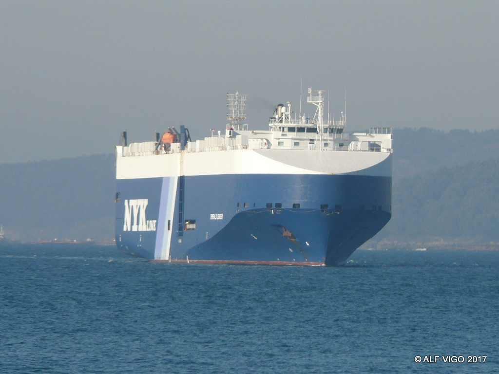 ALF Y SU MUNDO NAVAL: "EMERALD LEADER"