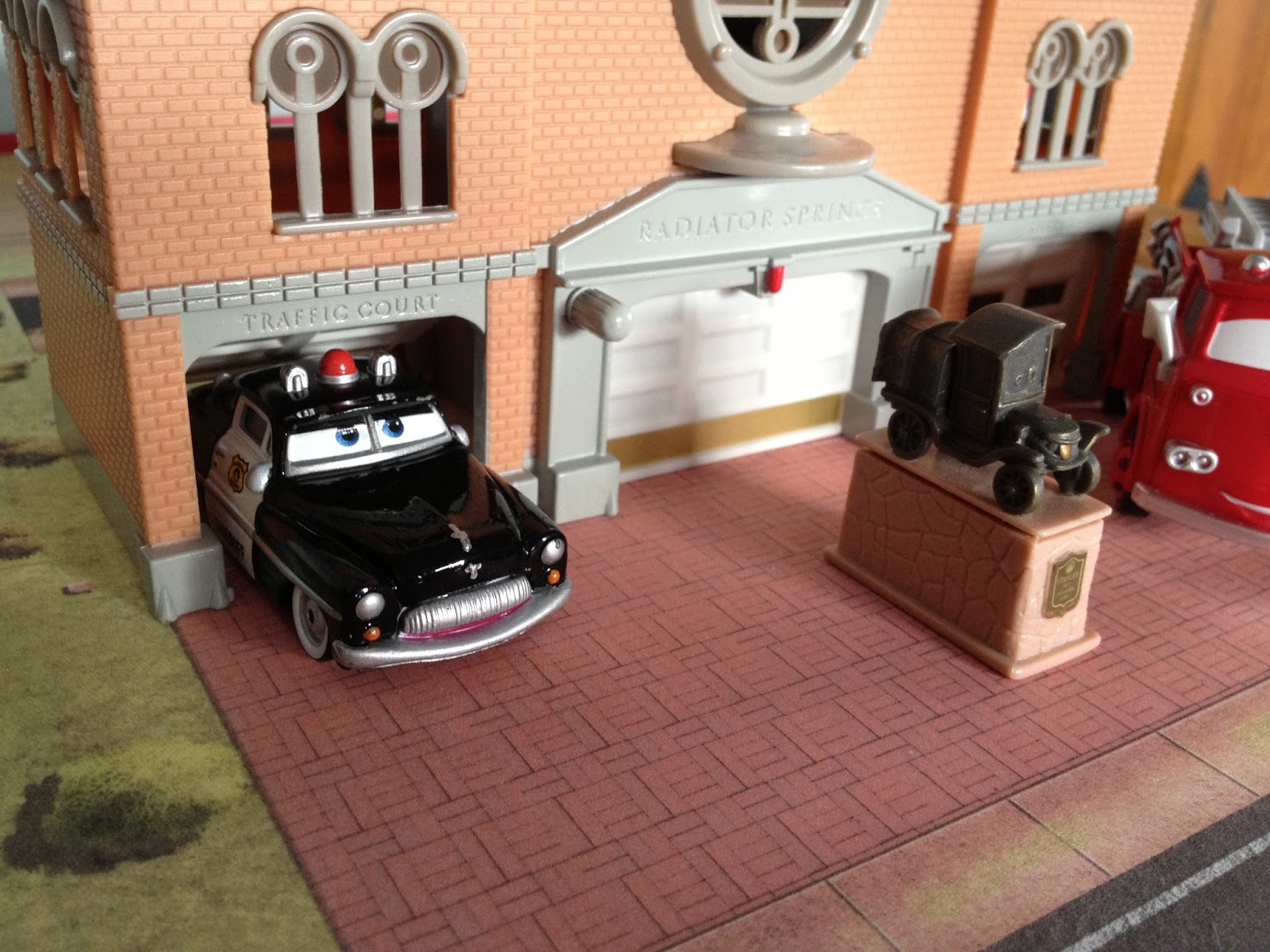 Dan the Pixar Fan: Cars: Courthouse Playset