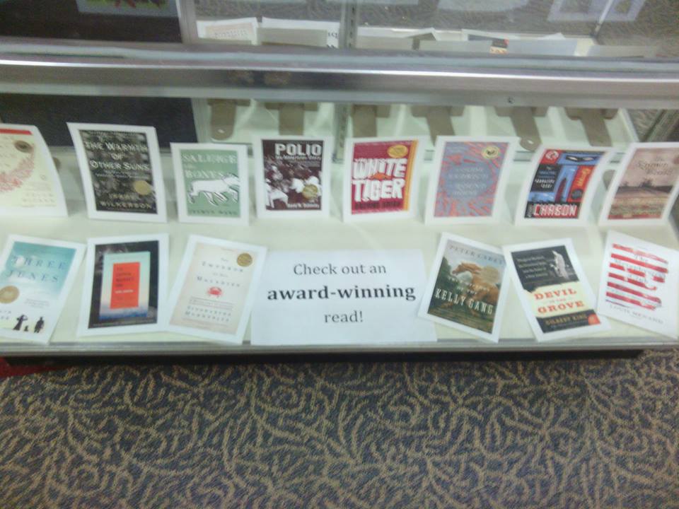 LiBLog-USA: Summer Reading: Award Winning Books Display