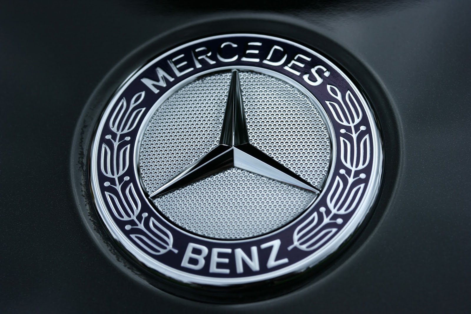 Imagehub: Mercedes Benz Logo HD