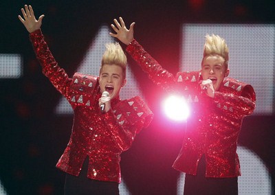 Ropa Elite, última moda: Jedward lipstick song youtube