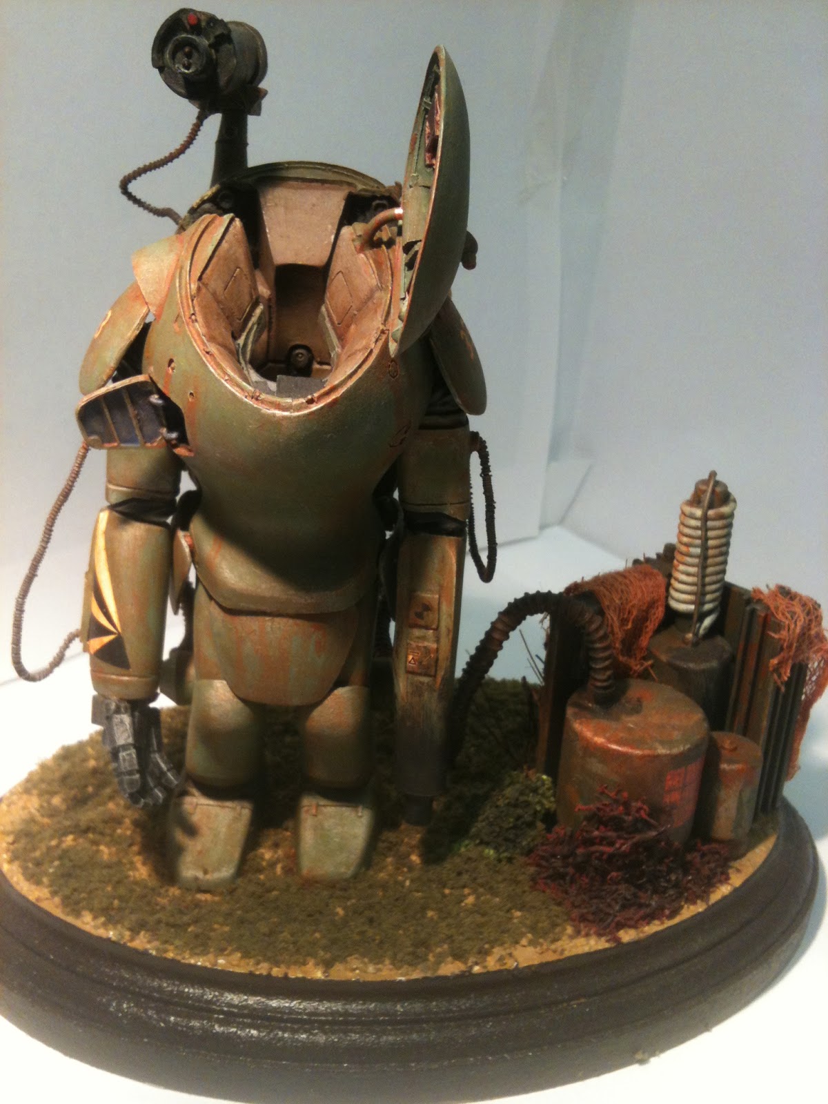 Scale Model Workbench: Sci-Fi Models of various scales