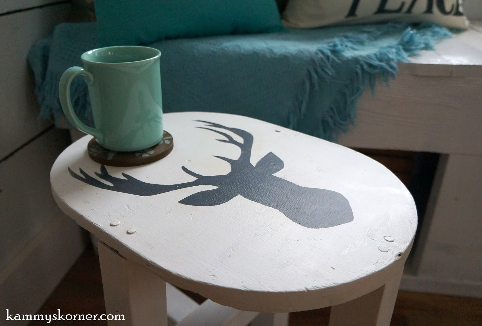 Kammy's Korner: Little Table Topped With A Deer Head {DIY stencil}