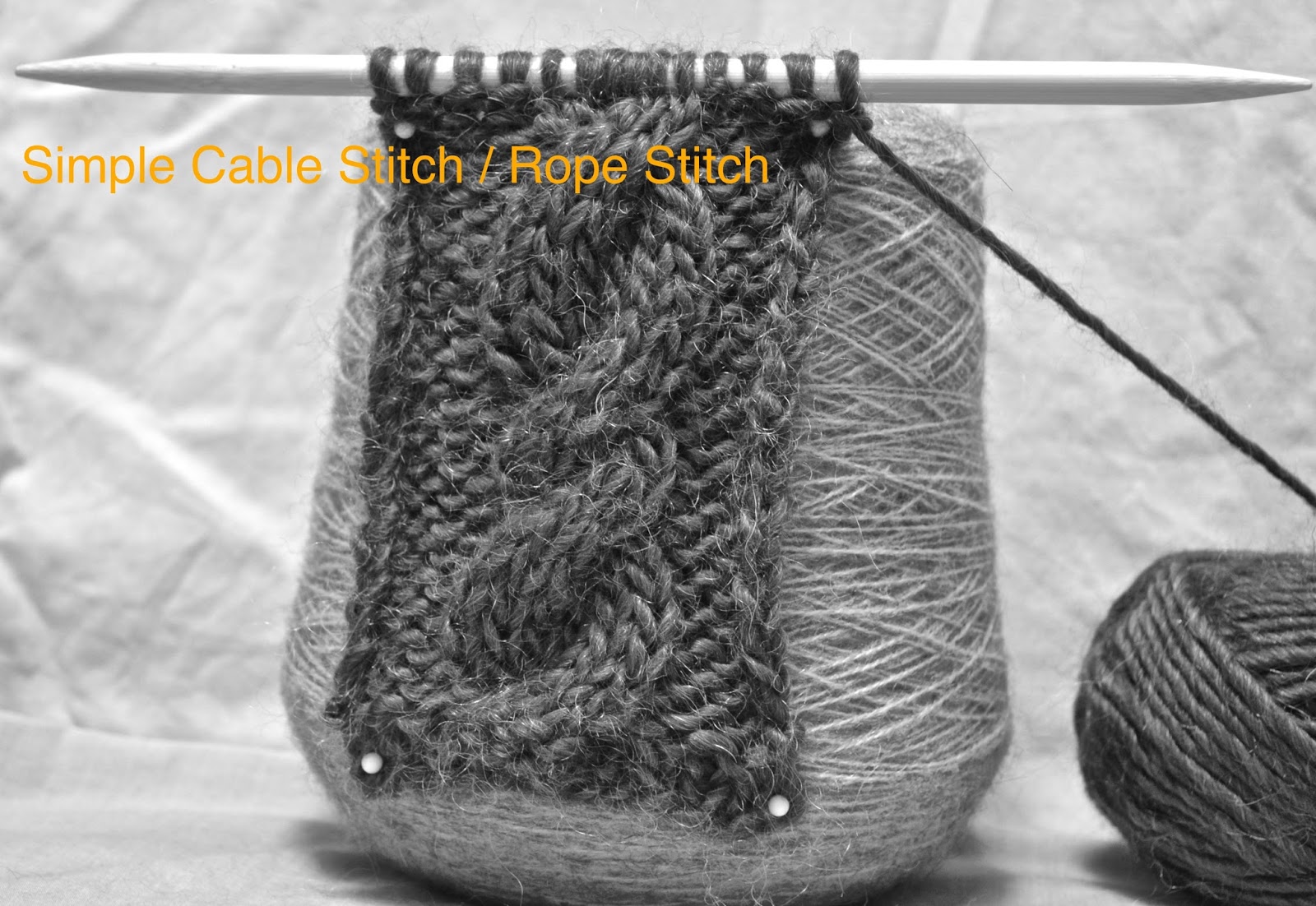 Knitting Novice: The Weekly Swatch: The Simple Cable Stitch / Rope Stitch