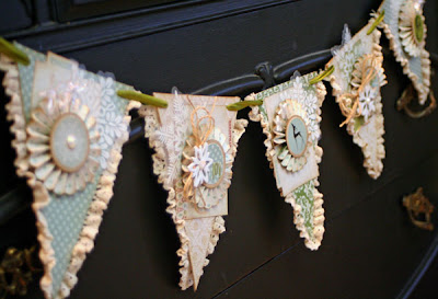 lily bee: Day 7 - Vintage Christmas Banner