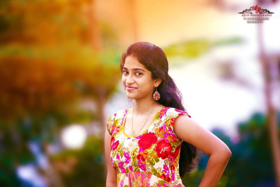 Sathya Yamini indian telugu play-back singer wallpapers download ...