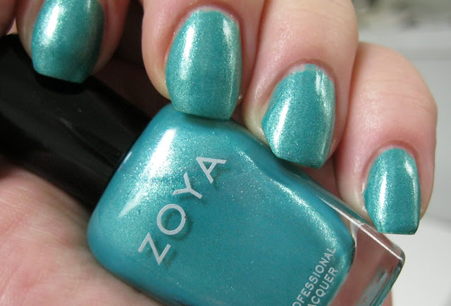Lacquer Slacker Liz: A Bevy of Zoya Swatches (picture heavy)