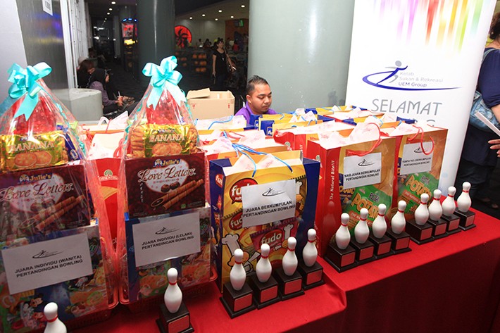 Kelab: PERTANDINGAN BOLING ERATKAN SILATURRAHIM