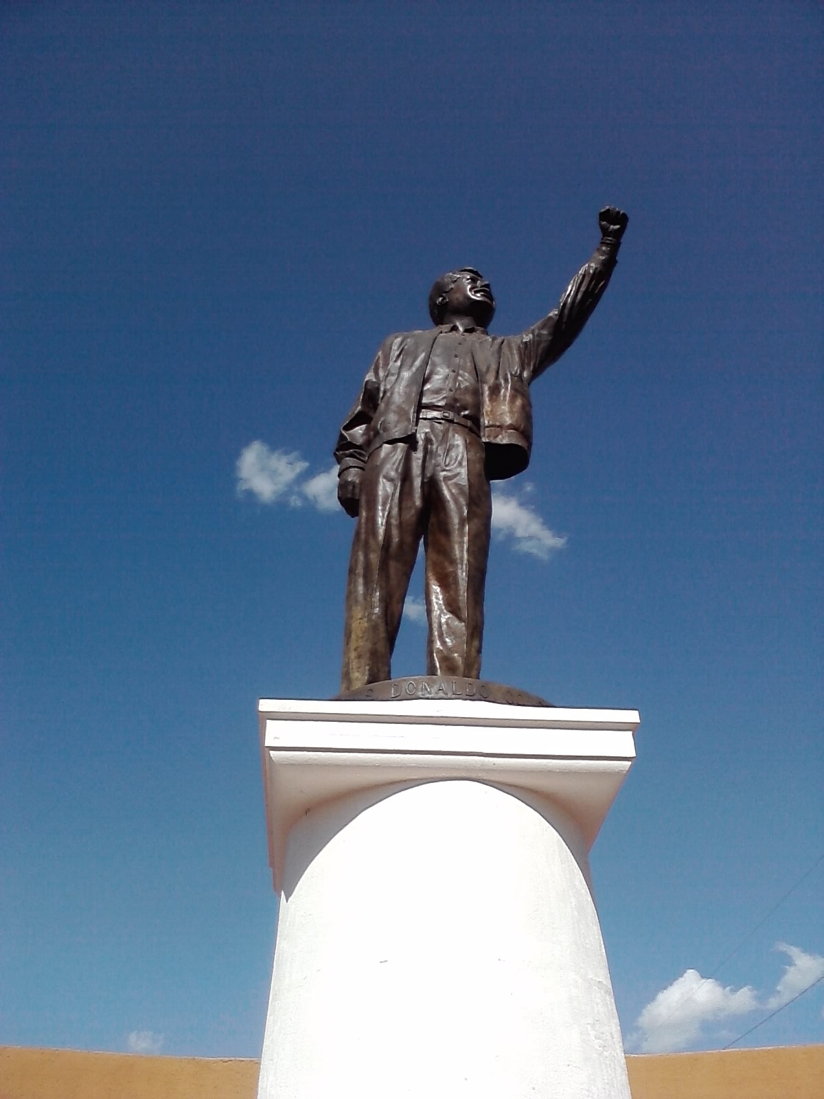 bitacoraoscar: ESTATUA A LUIS DONALDO COLOSIO EN CHIHUAHUA: EL HOMENAJE ...