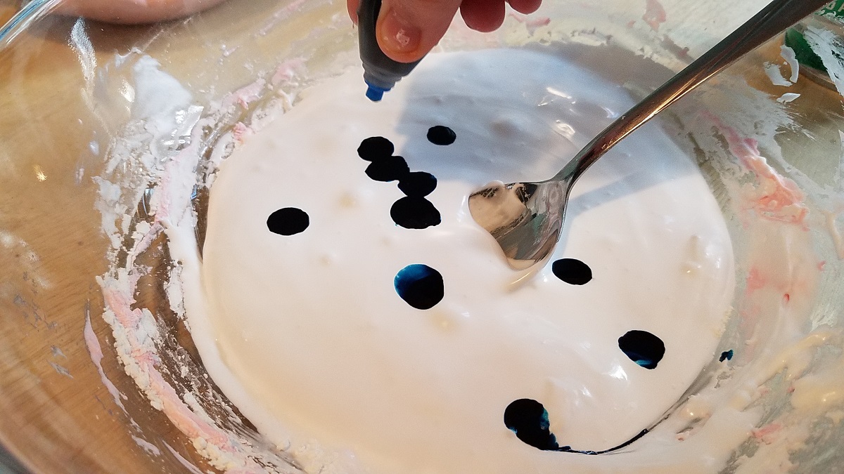 Clever, Crafty, Cookin' Mama: How to Make Fluffy Slime