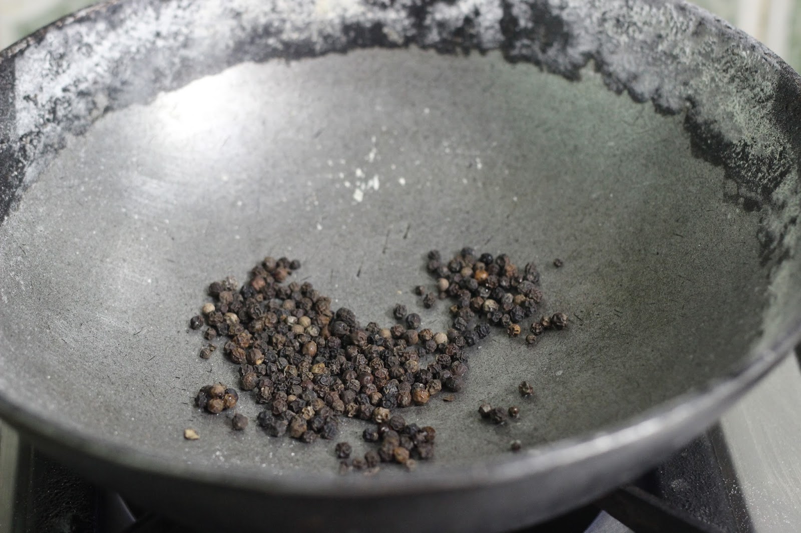 Nammathu Samayal: Milagu Thattai