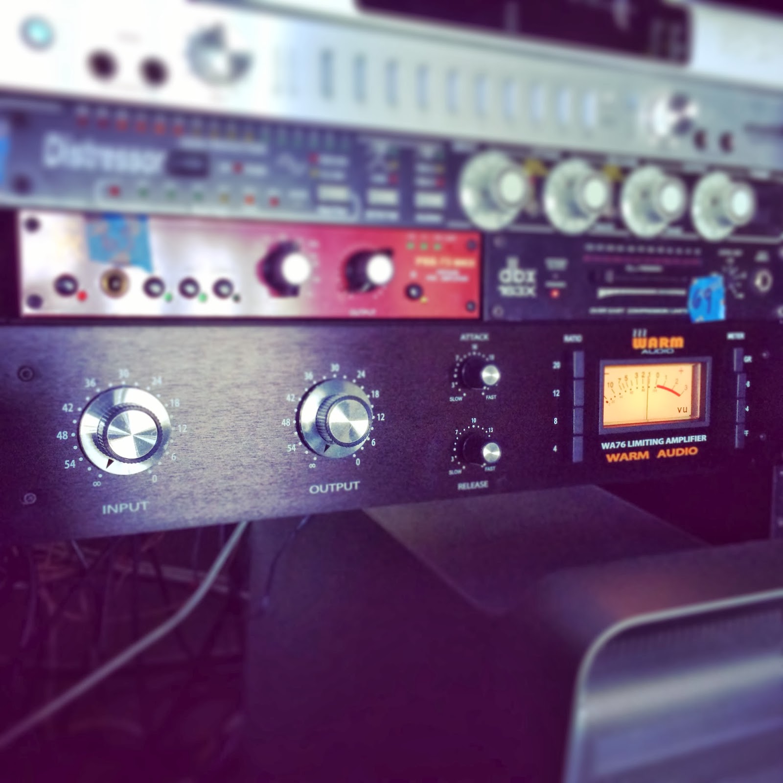Downbeat Studio: Warm Audio WA-76