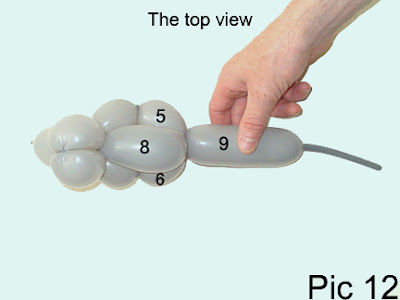 Balloon animals twisting instructions: One balloon mouse