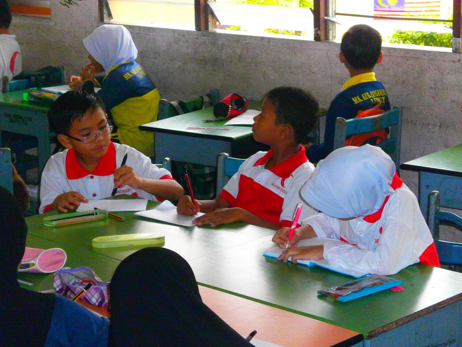 PERSATUAN BULAN SABIT MERAH SKPTLDM: AKTIVITI PBSM