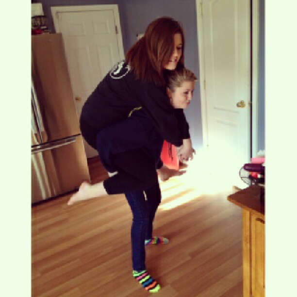 Strong Lift and Carry Photos and Videos - Strong Muscular Girls Lift ...