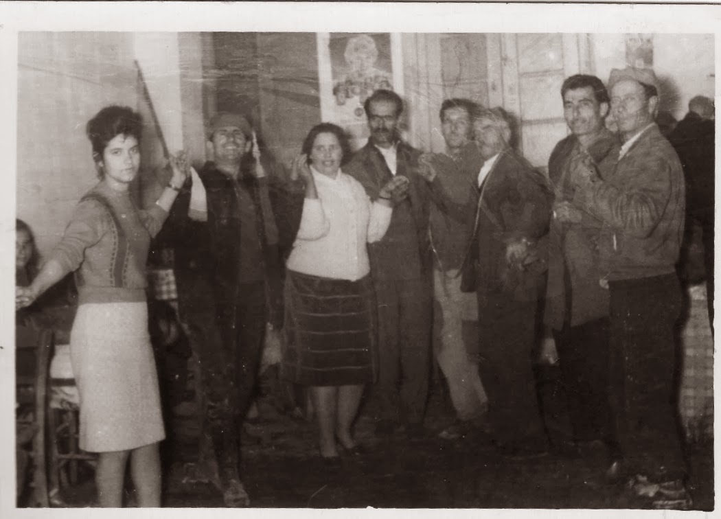 ΓΙΑΝΝΗΣ Δ.ΛΥΡΑΣ: ΤΑ 32 ΕΠΩΝΥΜΑ ΤΩΝ ΒΑΛΥΡΑΙΩΝ ΟΙΚΟΓΕΝΕΙΩΝ ΠΟΥ ΑΡΧΙΖΟΥΝ ...