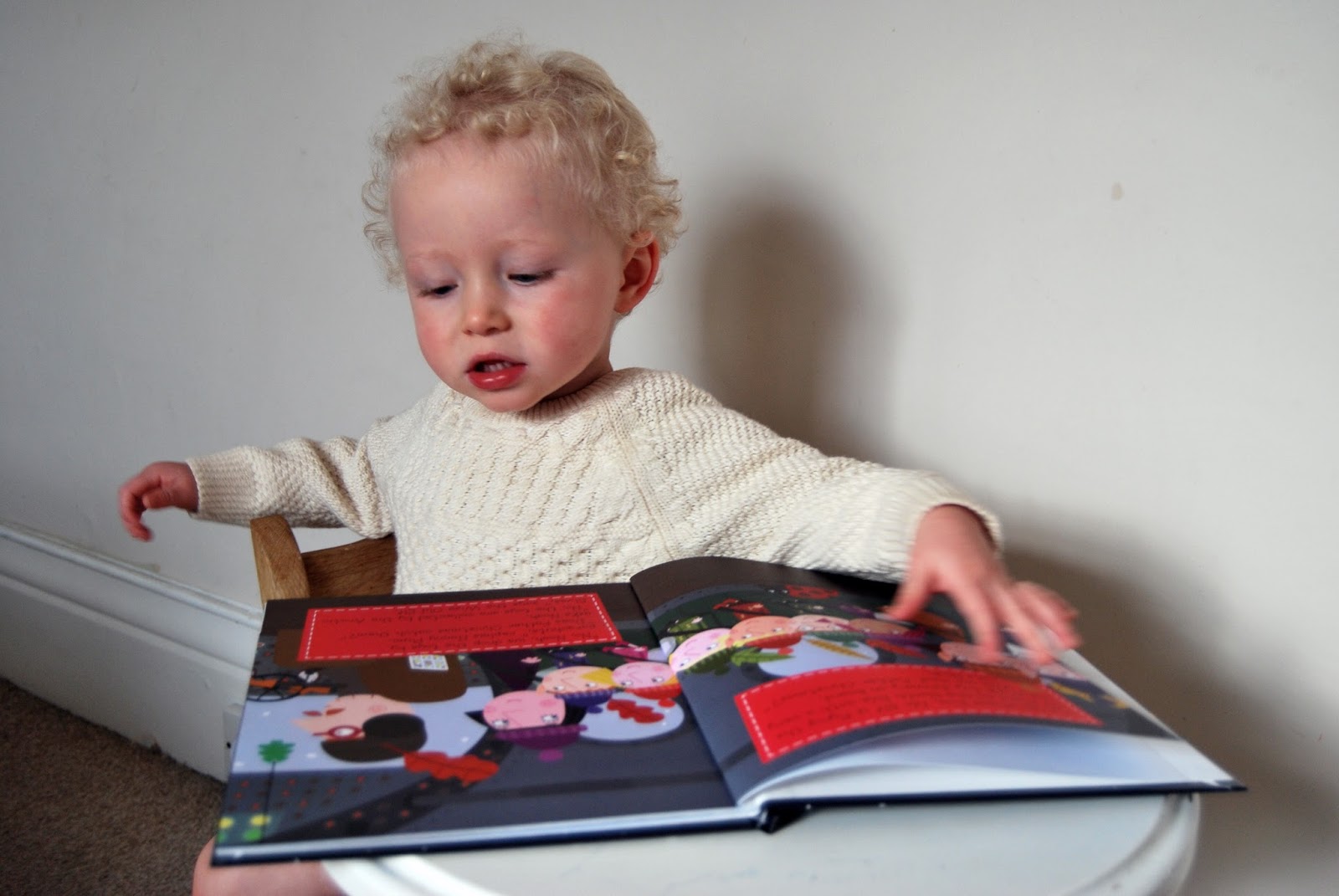 Chic Geek Diary: Penwizard Ben & Holly Christmas Book - Review ...