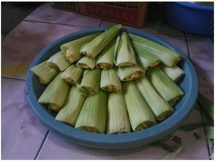 Pembuatan "Kambewe" Makanan Khas Buton | Catatan Aldy Forester