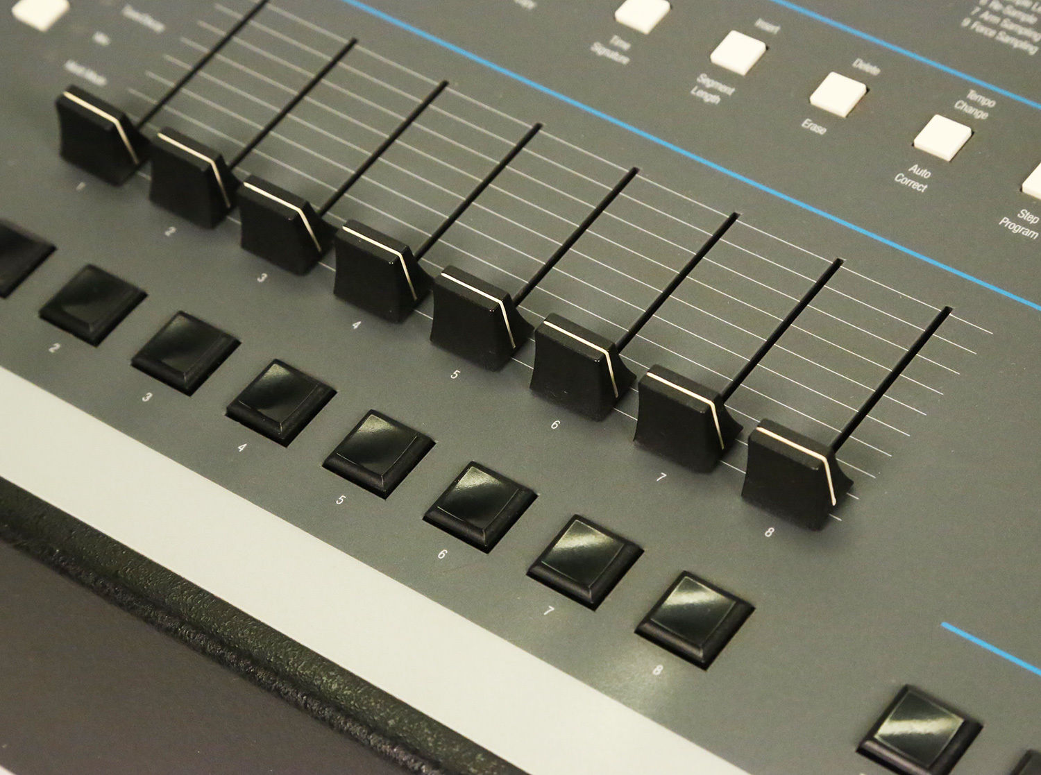 MATRIXSYNTH: E-MU SP1200 VINTAGE SEQUENCER SAMPLER DRUM MACHINE SN ...