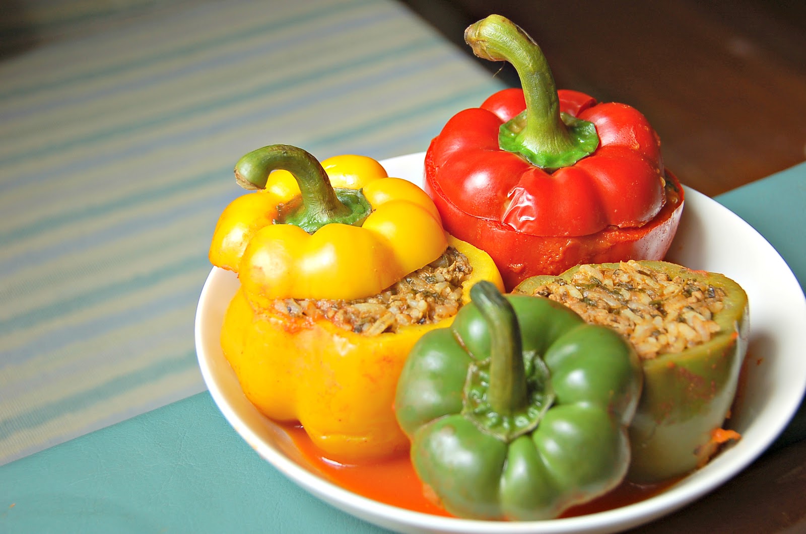 Dolmeh Felfel (Stuffed Capsicum)
