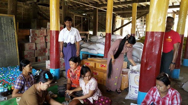 Myanmar Vocalist Soe Sandar Tun Donation for Myanmar Flood Victims