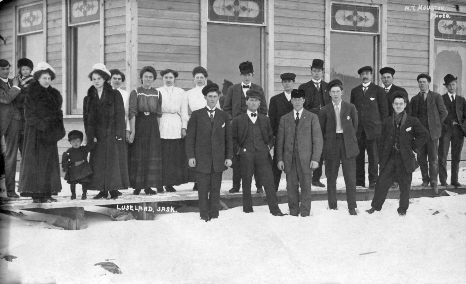 24 Rare Vintage Photographs That Capture Everyday Life in Saskatchewan ...