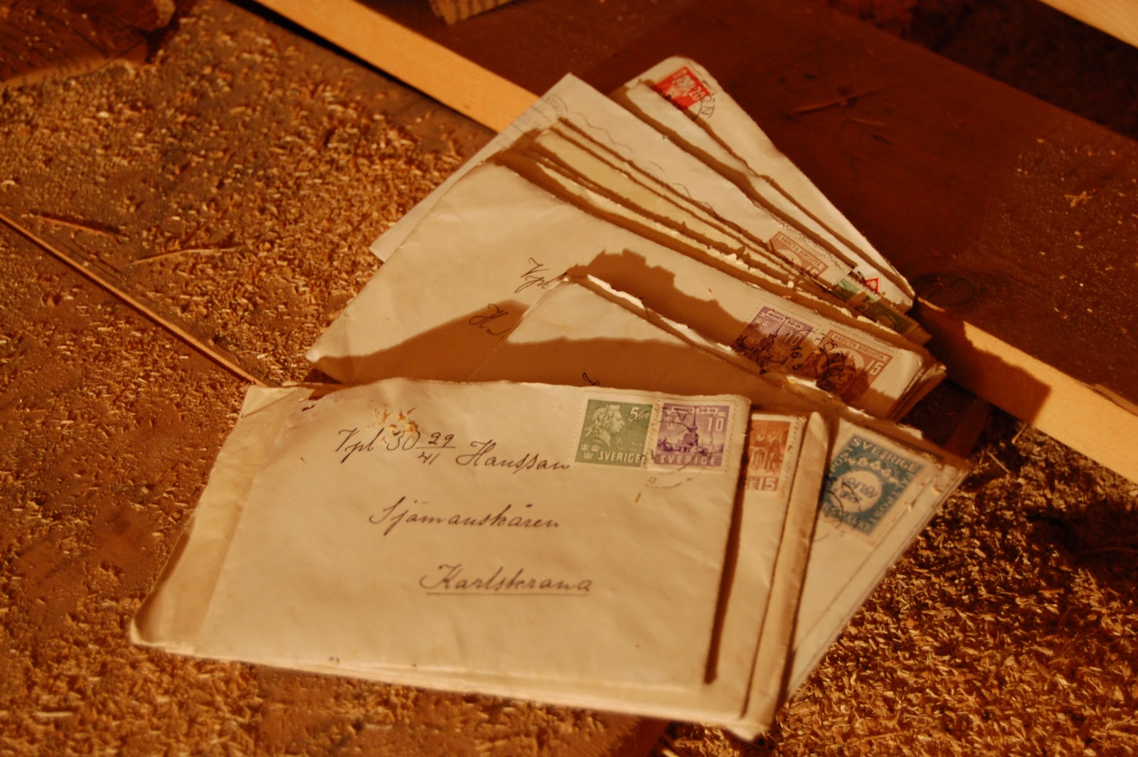 Sommarvägen 4, Öckerö: Gamla brev på vinden