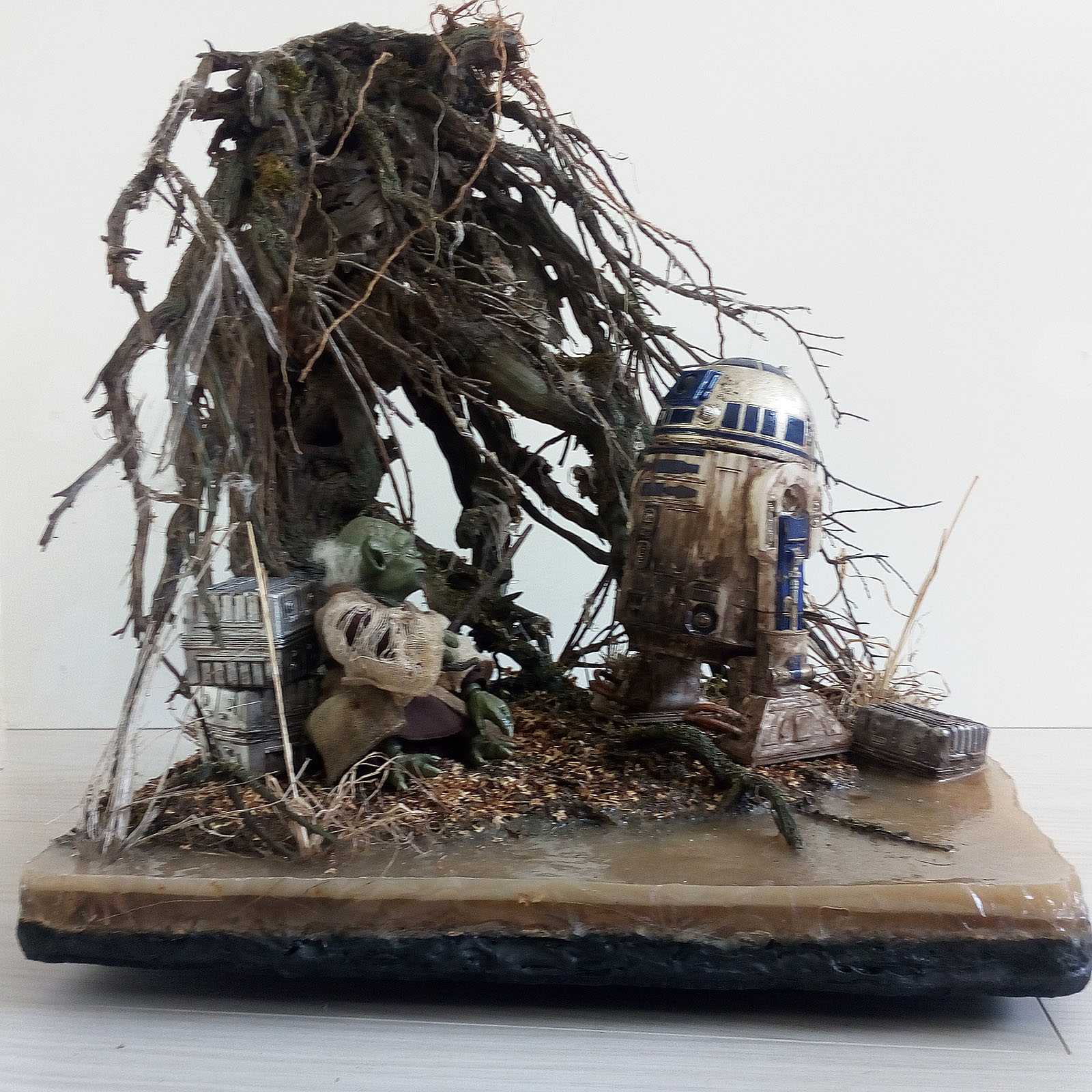 JHmodelator: DIORAMA DAGOBAH YODA Y R2D2 STAR WARS. ESCALA 1:6