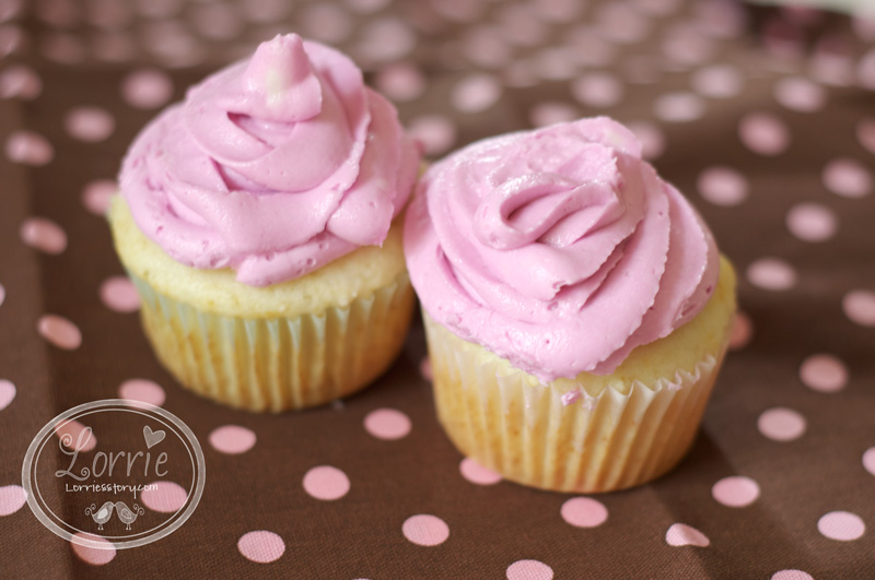 Lorrie's Story: Cupcake Icing
