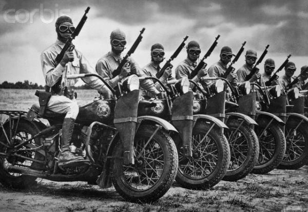 SEPEDA MOTOR TEMPUR DI ZAMAN PERANG DUNIA II | MULTIMEDIA