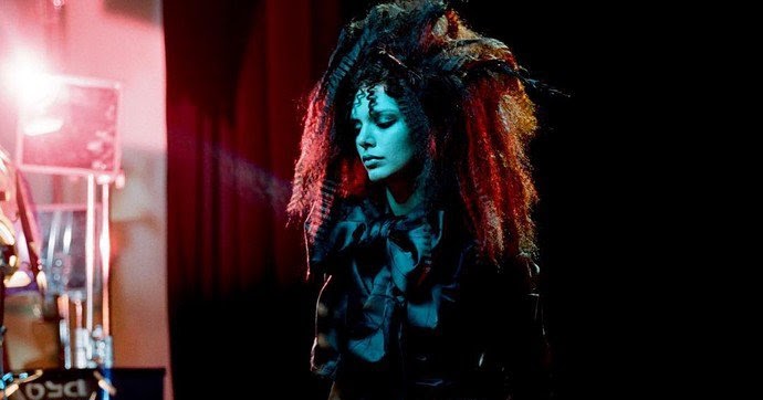 Kendall Jenner is transformed into 'Goth Goddess' in Marc Jacobs' Fall ...