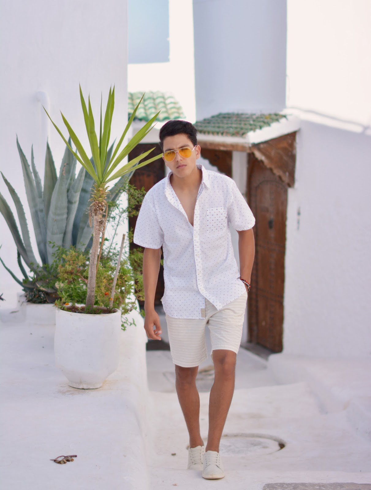 BREATHABLE CLOTHES FOR SUMMER - Ayoub Hamomi