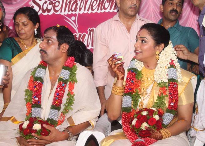 South Indian Girls: Actress Swetha Menon Marriage Original Photos