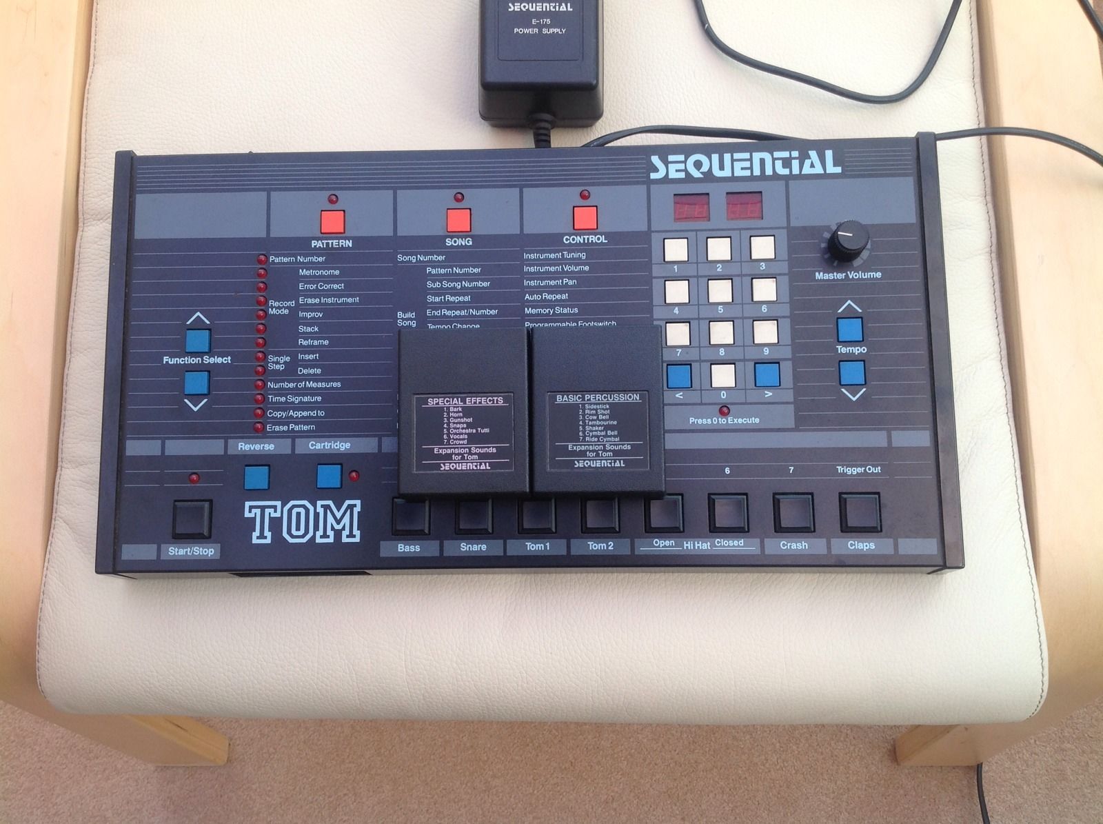 MATRIXSYNTH: Sequential Circuits Tom with Special Effects & Basic Percussion Carts