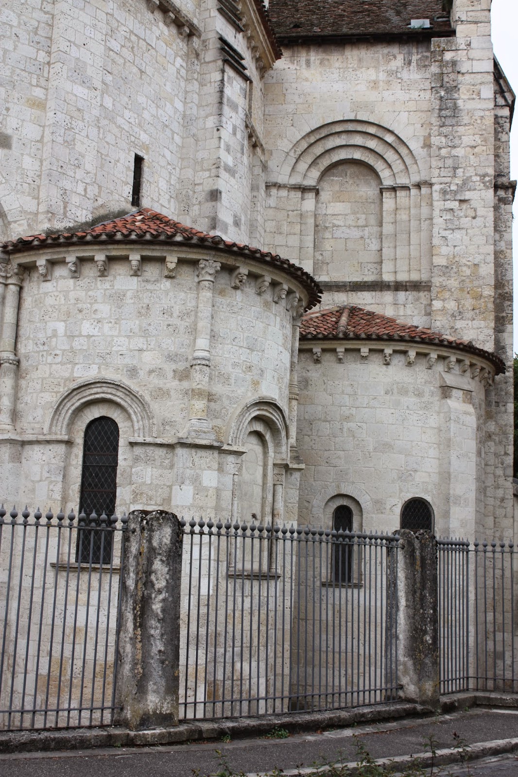 Atlas roman: Agen - Cathédrale Saint-Caprais (47)
