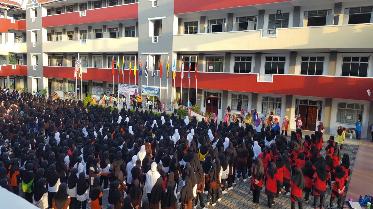 SMK TINGGI PEREMPUAN MELAKA: SENAMROBIK "RIANG RIA SMKTPM SIHAT"