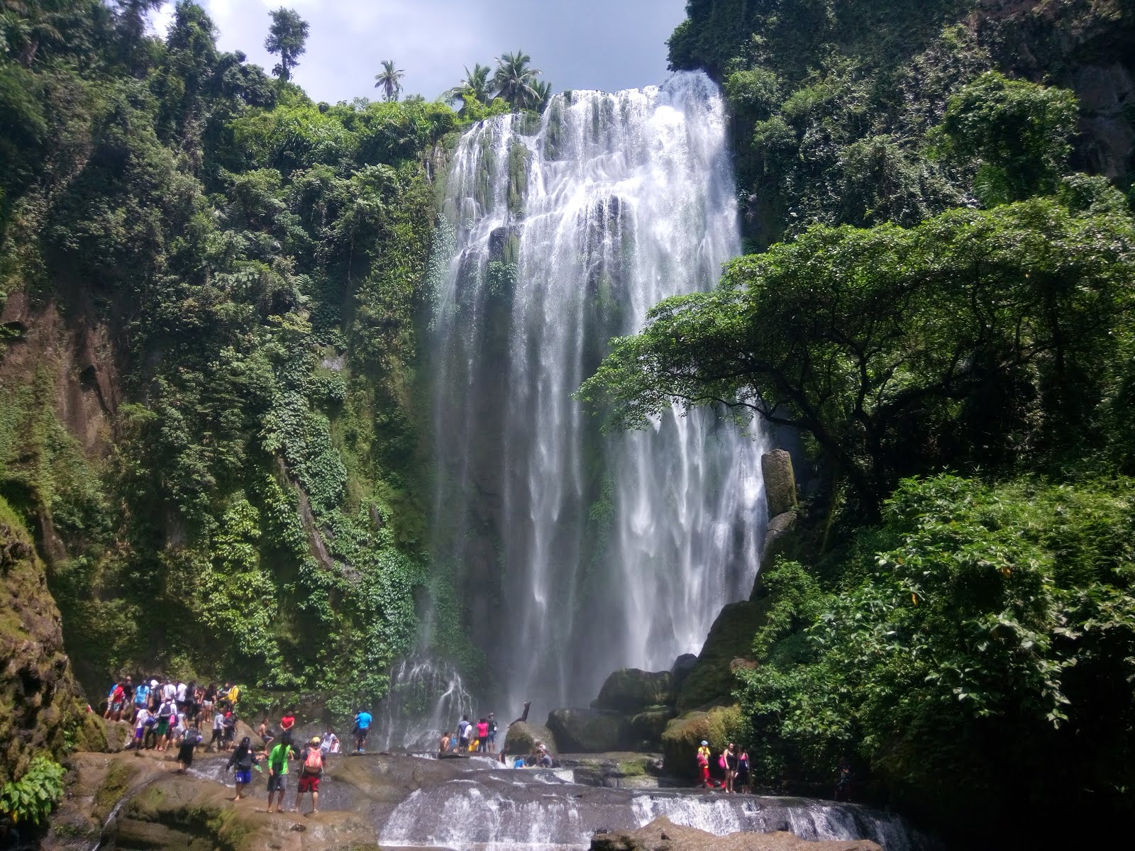 bellejohn aime voyager: Hulugan and Aliw Falls Luisiana, Laguna