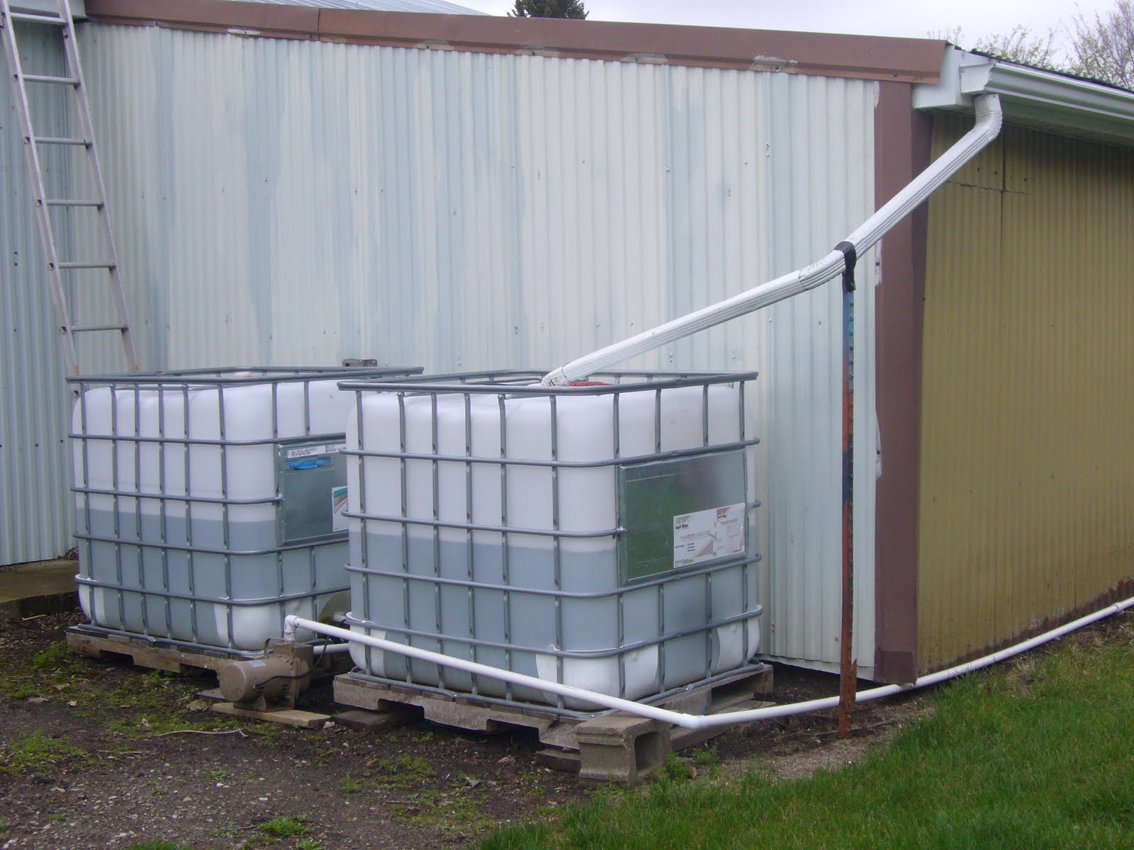 housing yourself:::::: sistemas de recogida de agua de lluvia