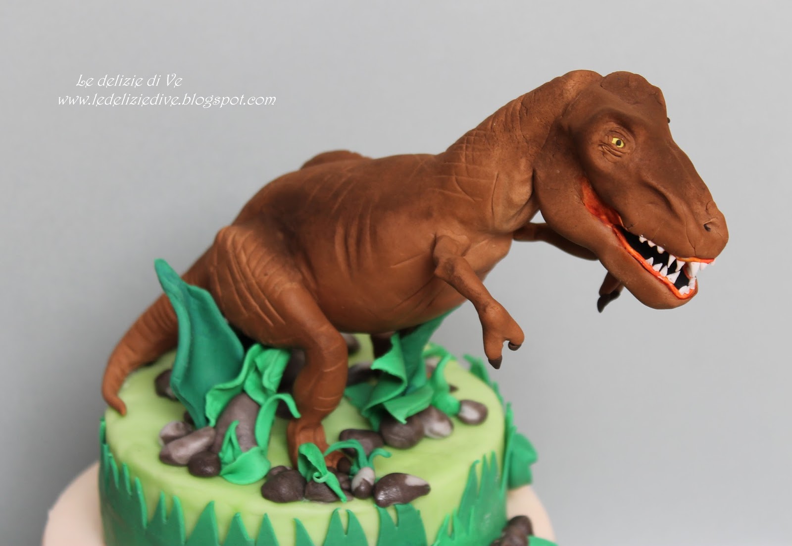 Le Delizie di Ve: T REX CAKE