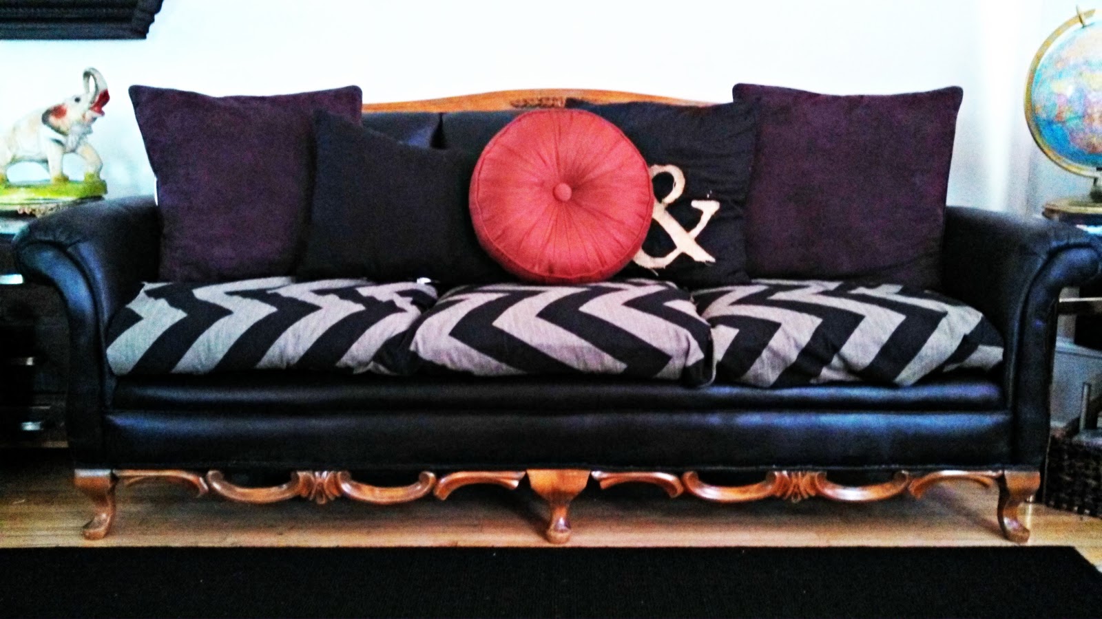 The White House Girls: Painted Couch Reveal!