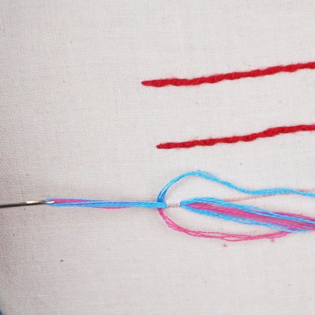 split stitch vs split back stitch tutorial and embroidery pattern