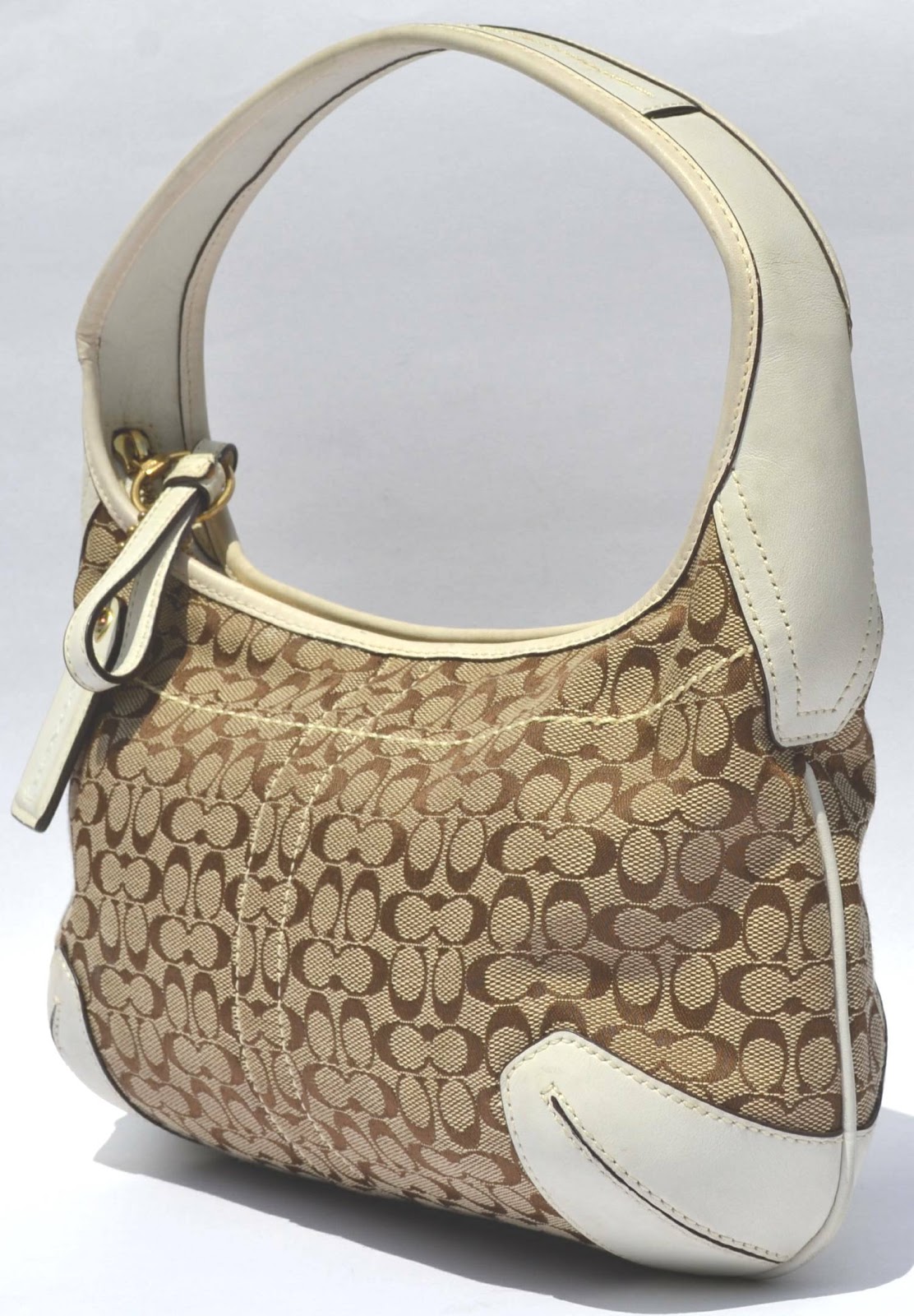 Janji Laku: Authentic Medium Size COACH Hobo / Shoulder Bag