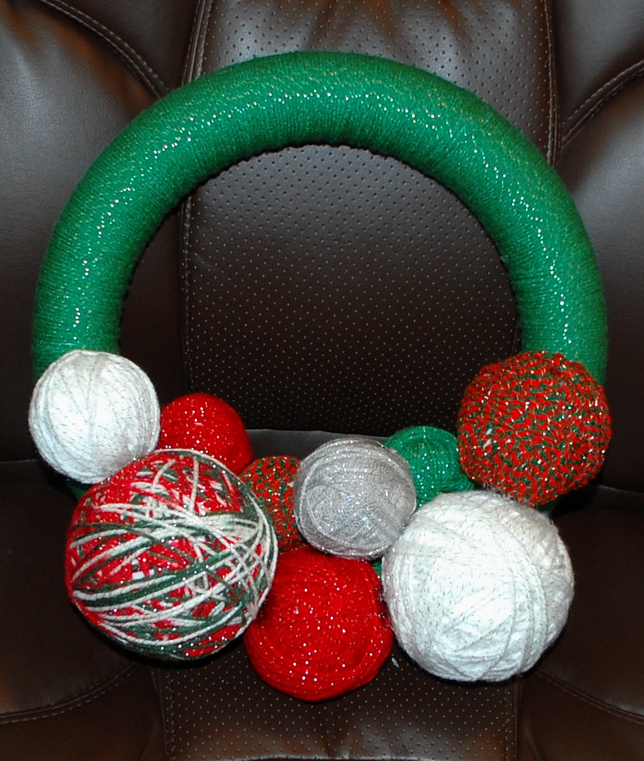 Posh Pooch Designs : How To Make A Yarn Ball Wreath