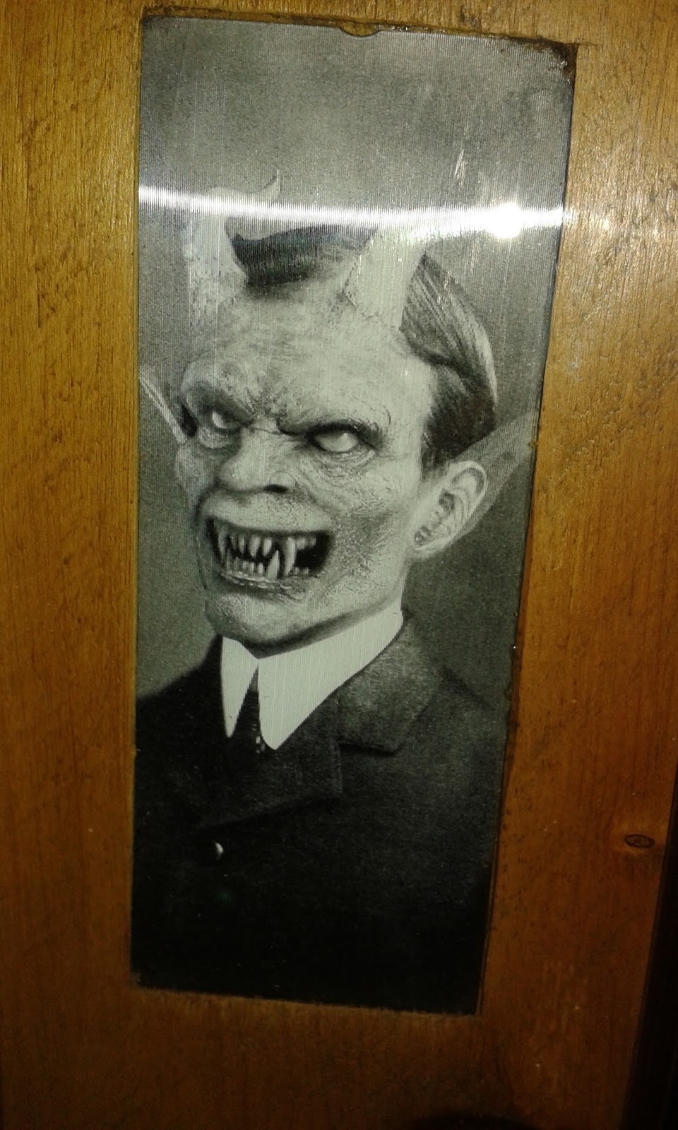 Vraie fiction: Haunted portraits