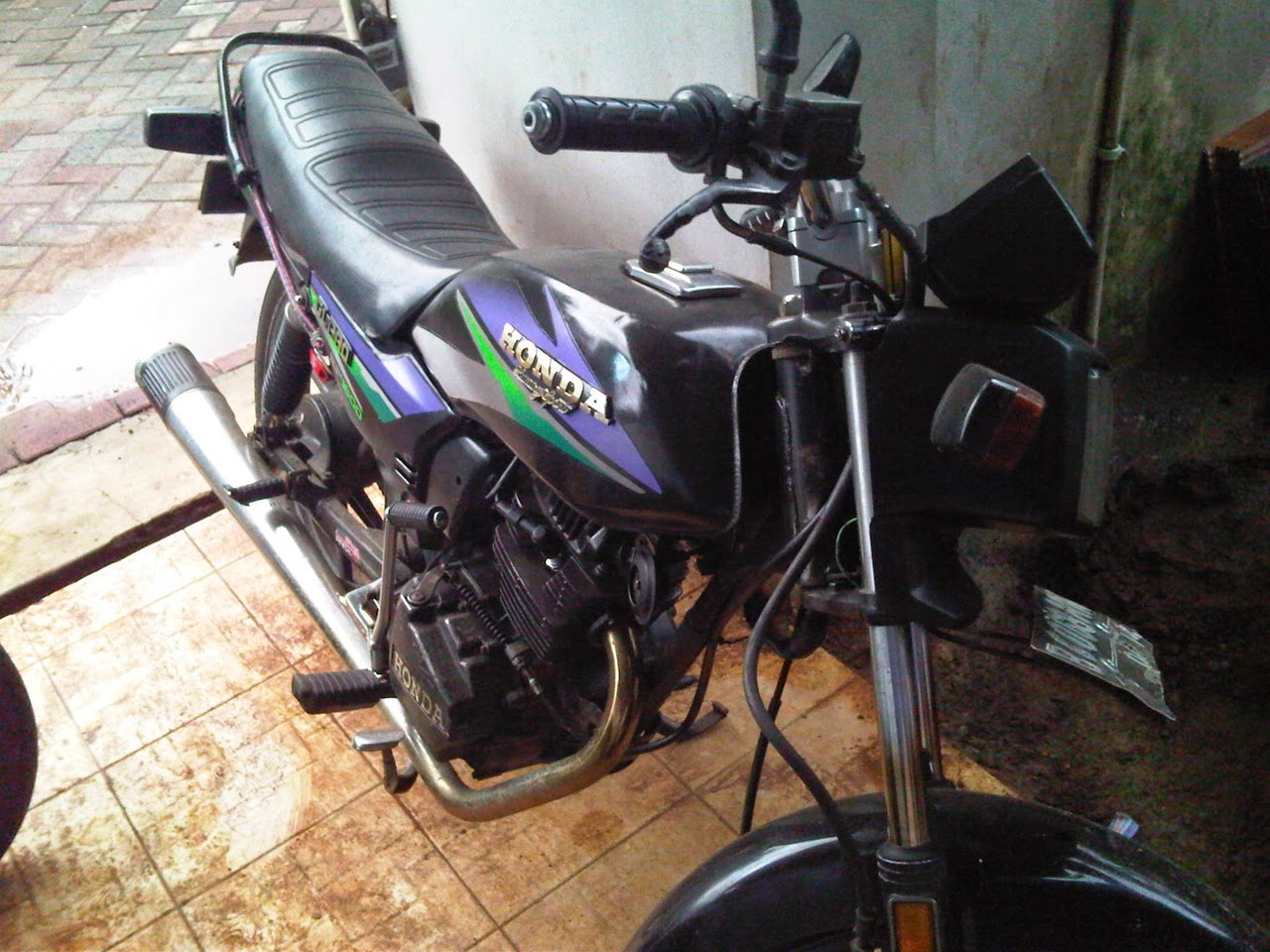 Spesifikasi Honda GL Pro Black Engine – Si Hitam Powerfull | Motor Tuo